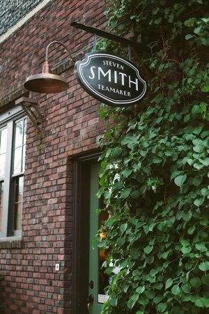 100 Classy Signage Design Ideas for Your Small Business | Inspirationfeed