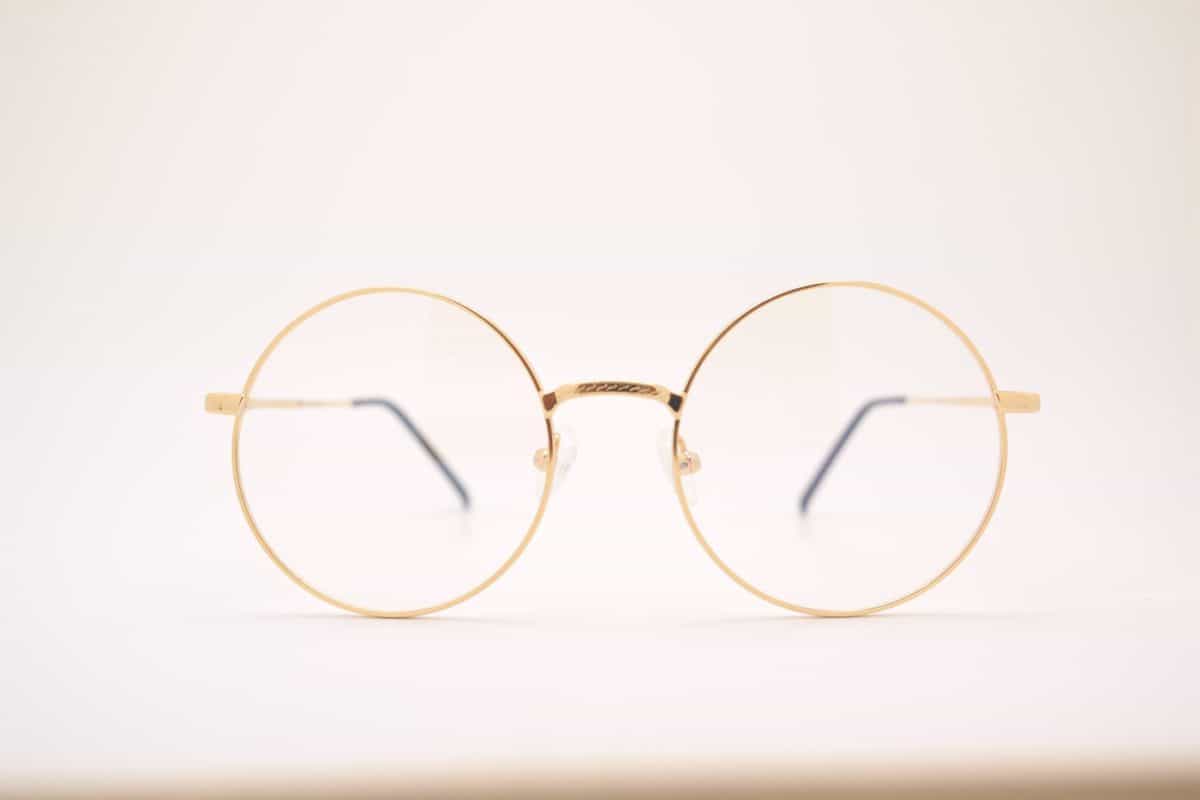 How Prescription Eyeglasses Evolved: A Timeline of History ...