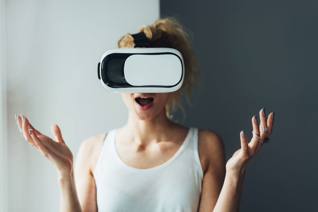 12 Reasons Why VR Can Provide a Competitive Advantage for Your Business ...