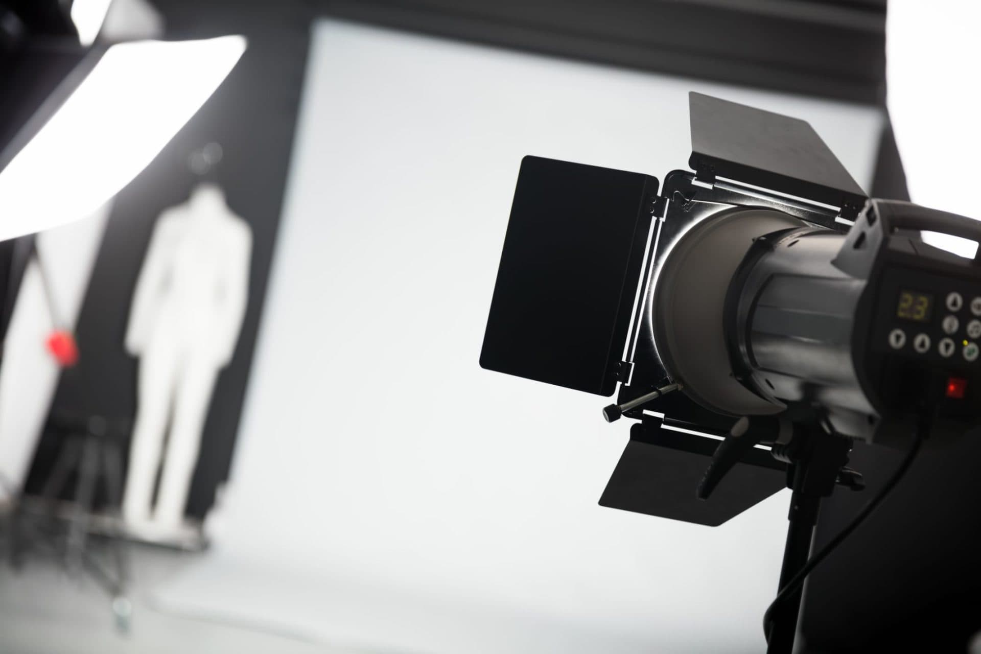 Tips for a Tasteful Session of Boudoir Photography | Inspirationfeed