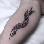 40 Inspiring Feather Tattoos To Show Off Your Creative Spirit ...
