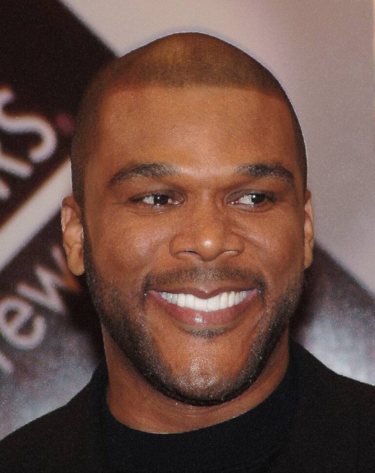 Tyler Perry's Net Worth (Updated 2023) | Inspirationfeed