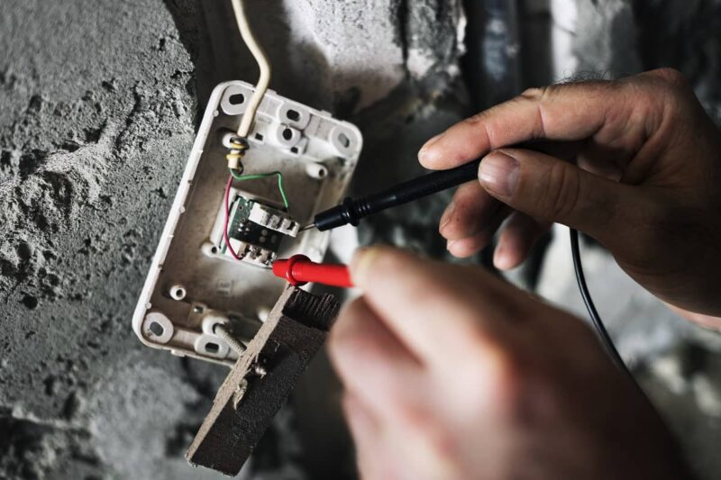 60 Rib-cracking Electrician Jokes To Light Up Your Mood | Inspirationfeed