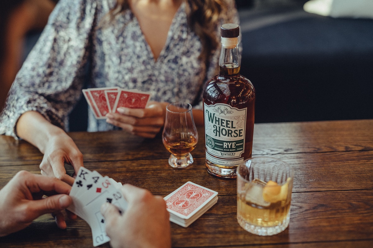 11 Fun 2-Person Card Games to Play on Your Next Date Night ...
