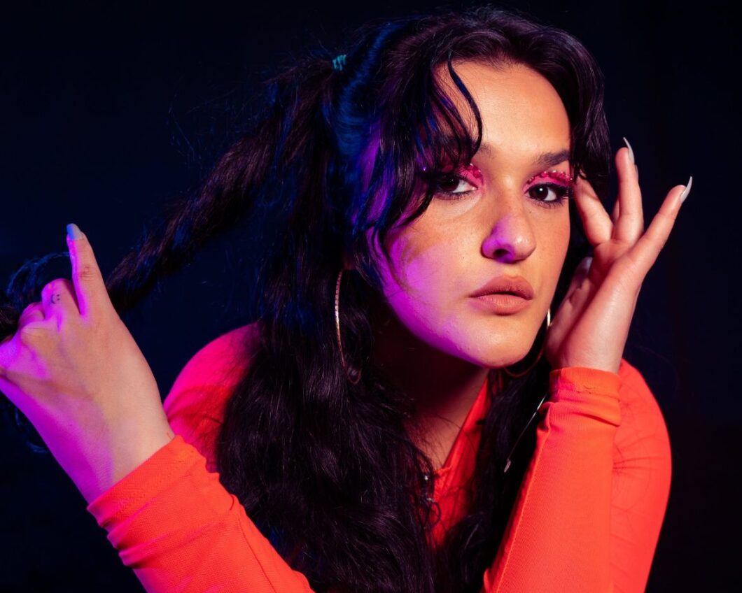 Striking a Universal Chord: The Resounding Journey of Aida Frantzen in ...